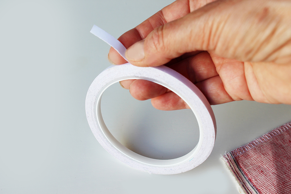 INSERTING AN INVISIBLE ZIP | SEWGIRL