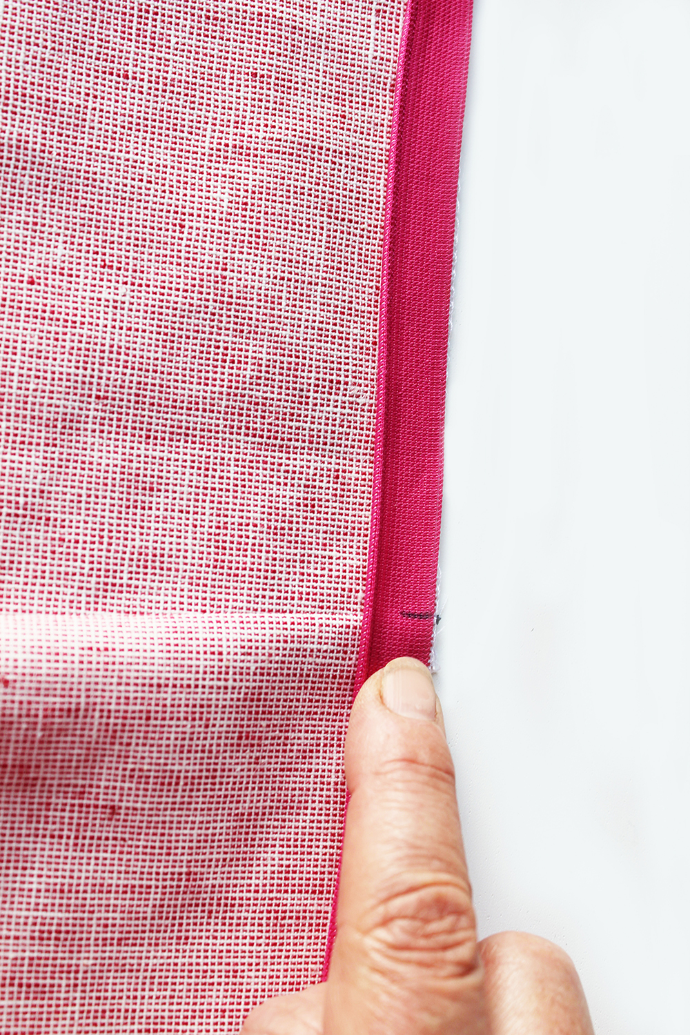 INSERTING AN INVISIBLE ZIP | SEWGIRL